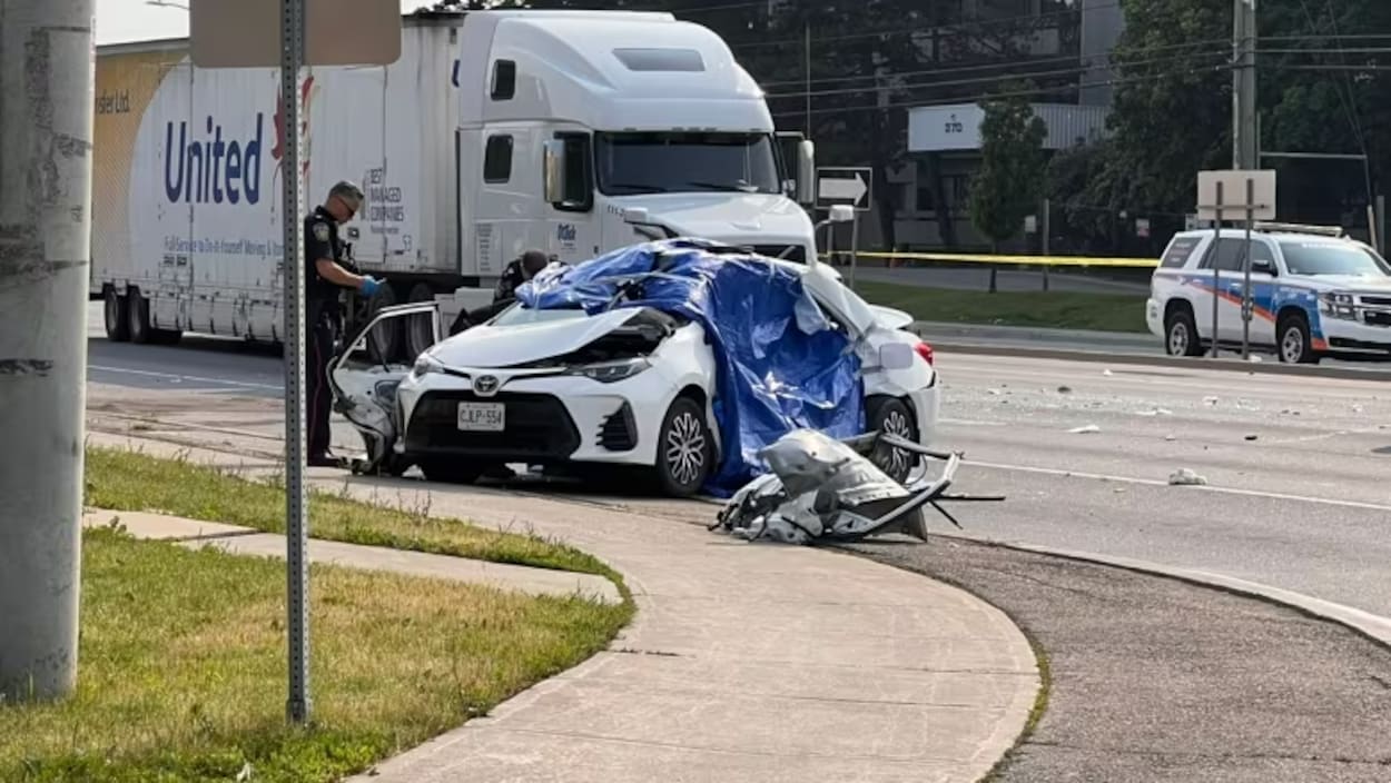 Une femme meurt dans une collision à Brampton | Radio-Canada