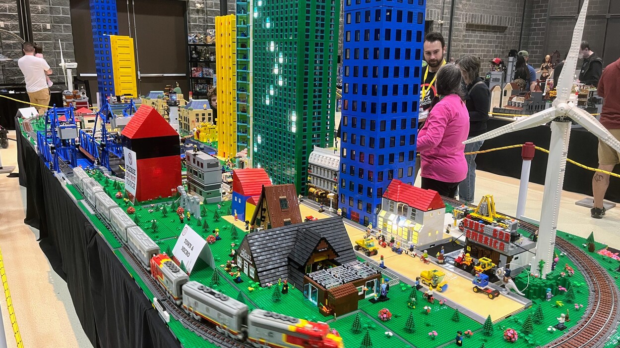 Plus qu’un jeu de briques, la communauté LEGO tisse des liens à Calgary ...