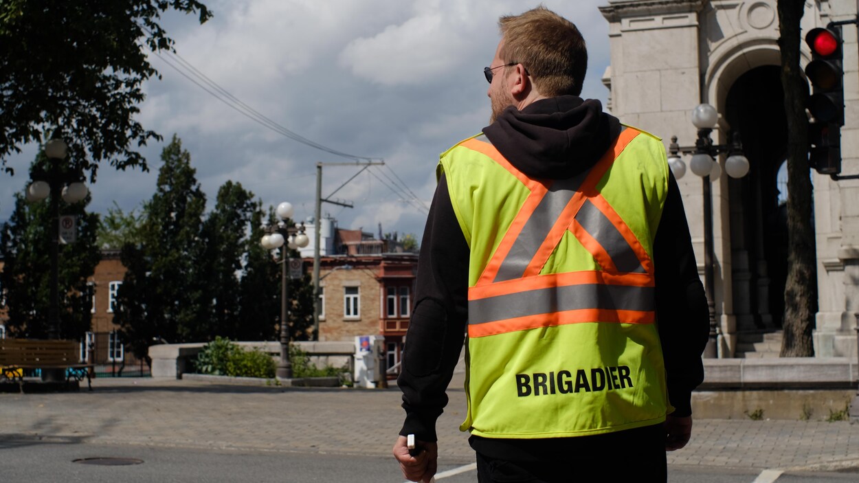 Entente entre les brigadiers scolaires et la Ville de Québec | Radio-Canada