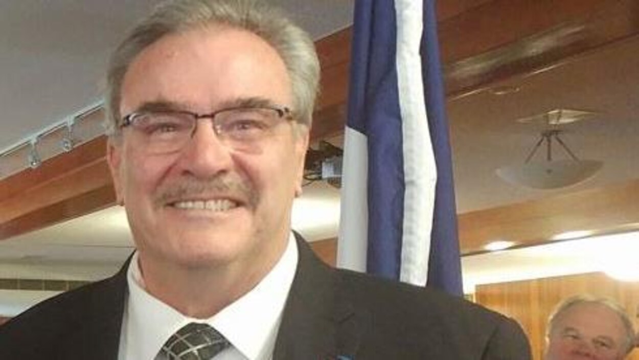L’ancien consul honoraire de France au Manitoba Bruno Burnichon s’est ...