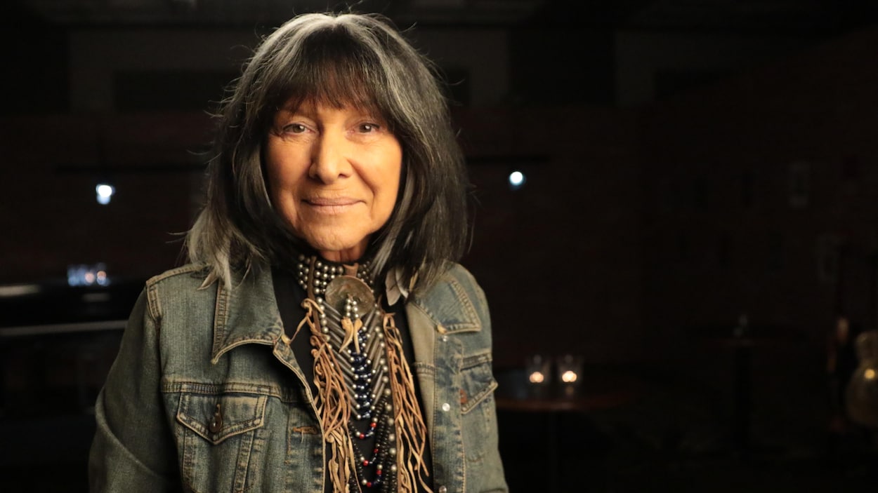 Les origines autochtones de Buffy Sainte-Marie remises en question ...
