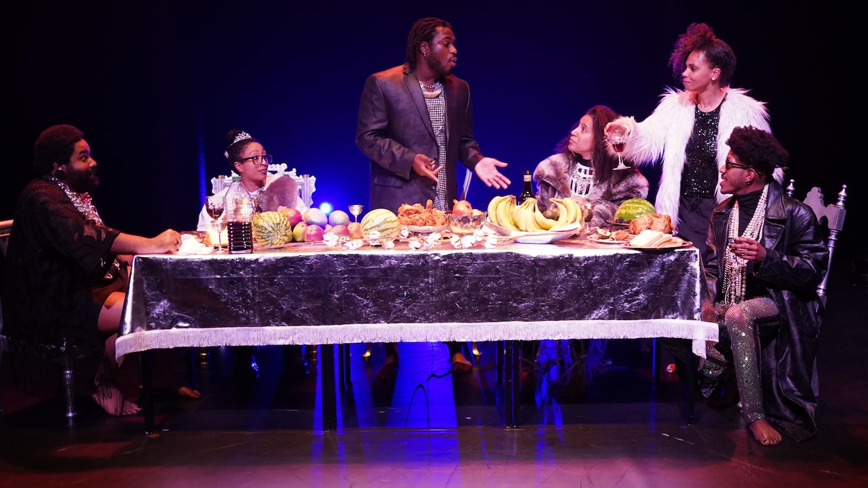 Cabaret noir, un spectacle qui met notamment en scène le racisme ...