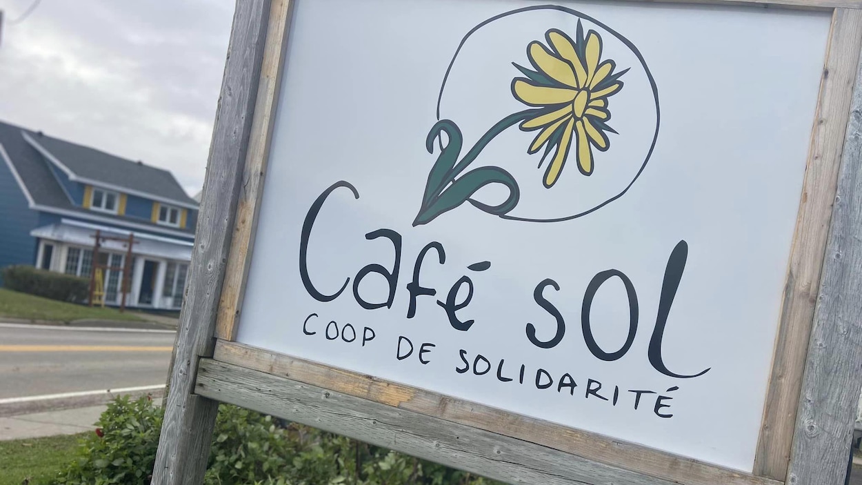 Des jeunes font revivre un café et lancent une coop de solidarité aux ...