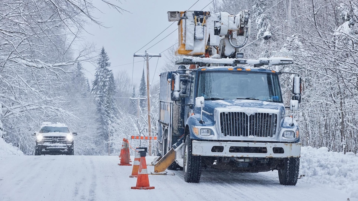 Tempête printanière : Hydro-Québec toujours à l’œuvre pour rebrancher ...