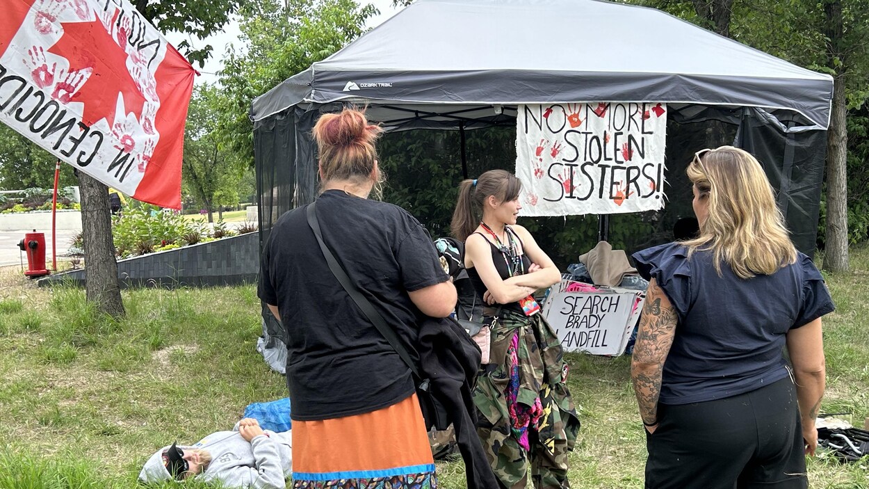 Manifestation à Winnipeg : un camp érigé à la mémoire de Marcedes Myran ...
