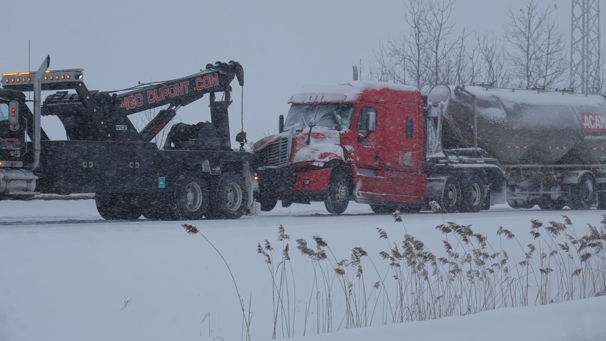L’autoroute 10 rouverte après un carambolage entre 50 véhicules | Radio ...