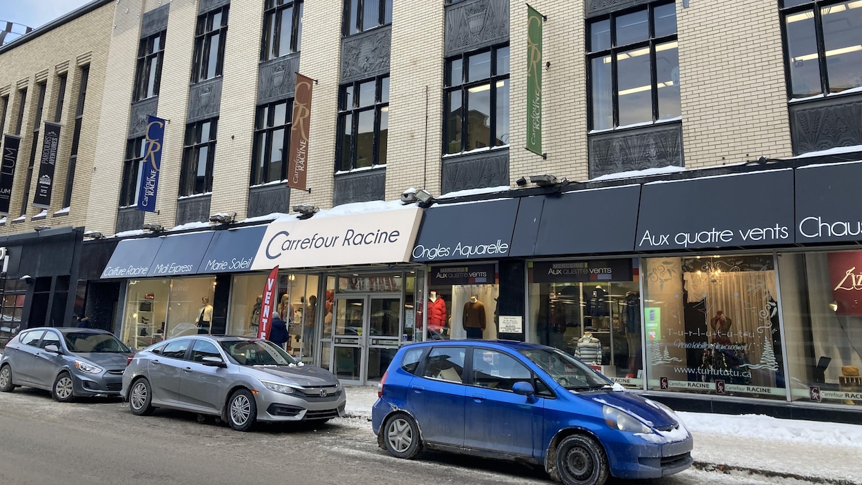 Saguenay enclenche le processus de mise en vente du Carrefour Racine ...