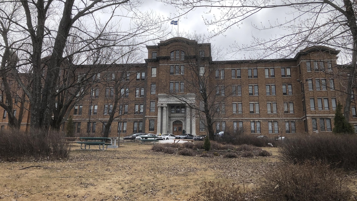 Le Cégep de Chicoutimi au sommet de la liste pour les coûts de mise à ...