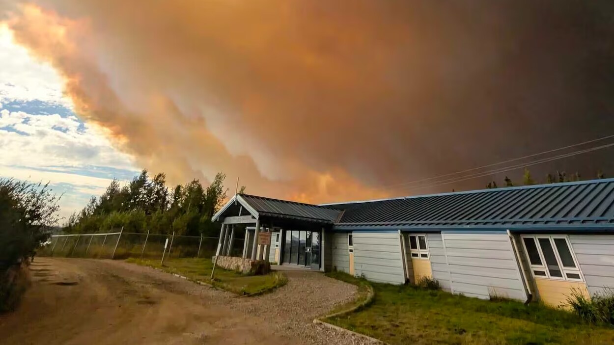 Feux de forêt : les évacués de Sandy Bay peuvent rentrer à la maison ...