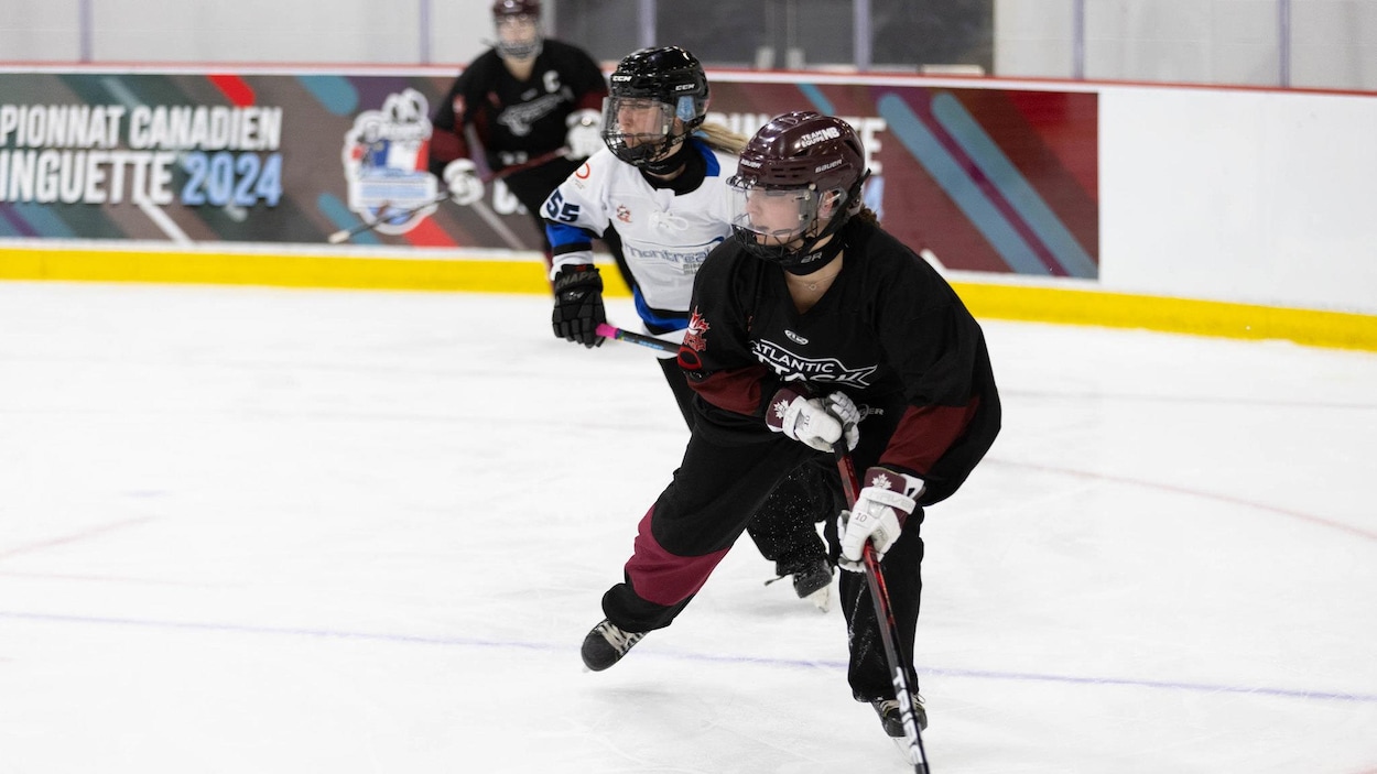 Les meilleurs joueuses de ringuette du Canada s’affrontent à Dieppe et ...