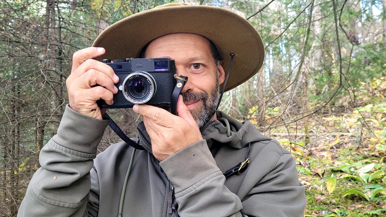 Un photojournaliste saguenéen en Ukraine pour immortaliser les ravages de la guerre | Radio-Canada