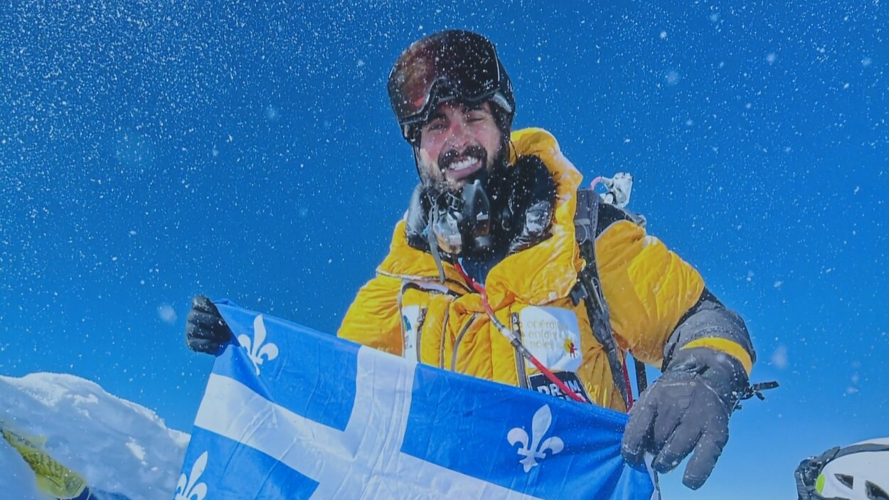 Au sommet de l'Everest avec Inoxtag | Radio-Canada