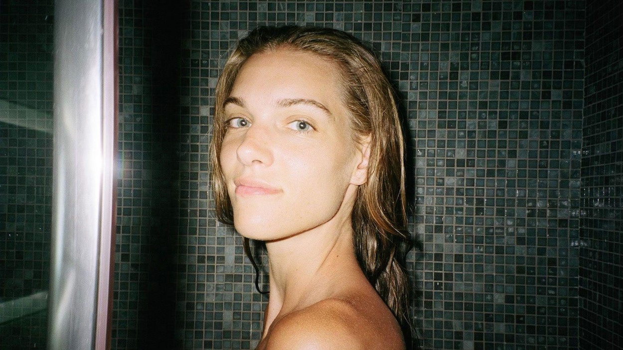 Charlotte Cardin est de retour avec Confetti, « un hymne aux ...