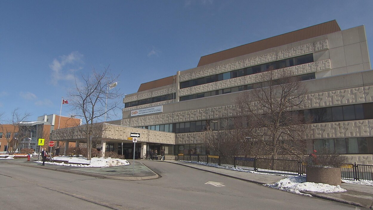 Un employé du CHEO atteint de la COVID-19 – Raptors 🍁 FiTO