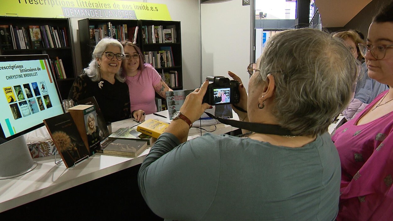 Chrystine Brouillet, présidente d’honneur du 58e Salon du livre de ...