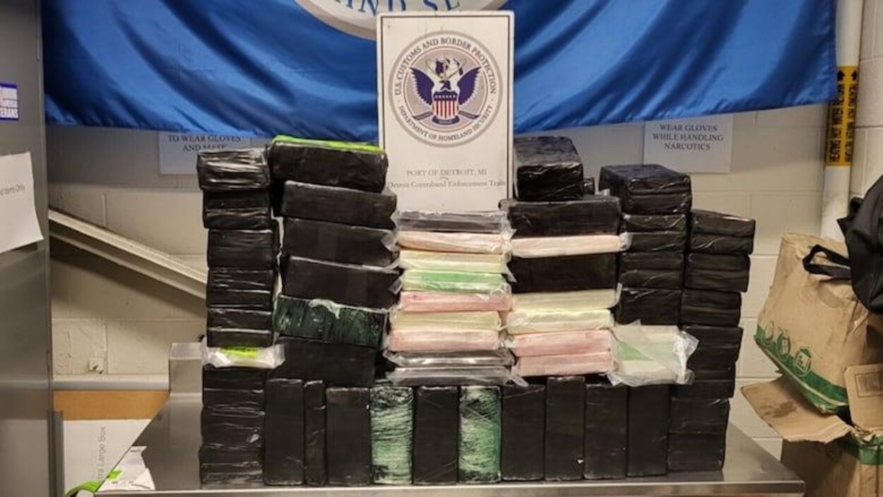 Plus de 150 kg de cocaïne saisis à la frontière Détroit-Windsor | Radio ...