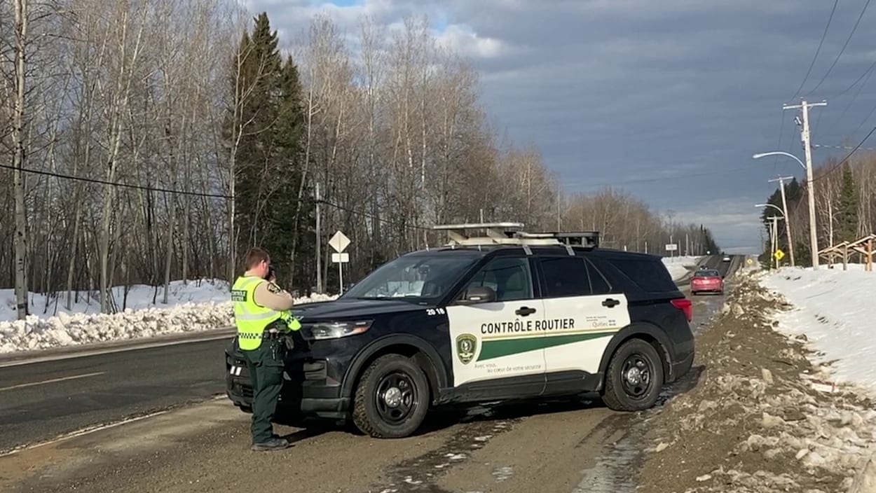 Un automobiliste fonce sur un contrôleur routier à Val-d’Or | Radio-Canada