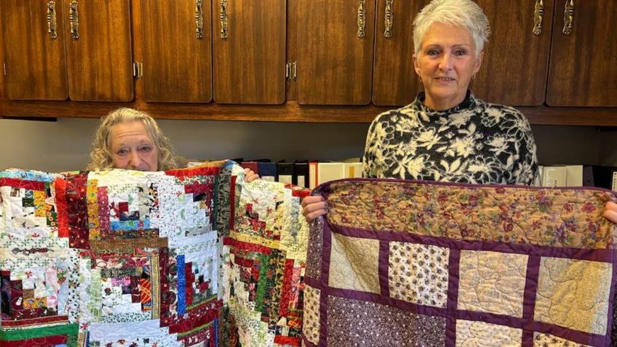 Les victimes des feux de Denare Beach reçoivent des courtepointes de ...