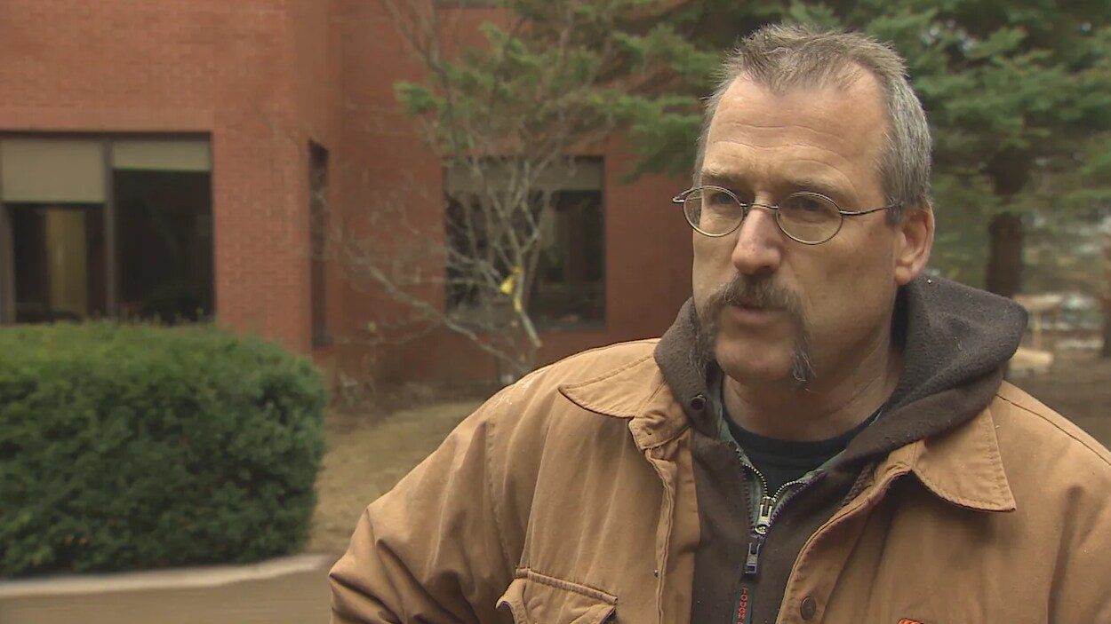 Un professeur congédié non pour son opinion sur le glyphosate, mais ...