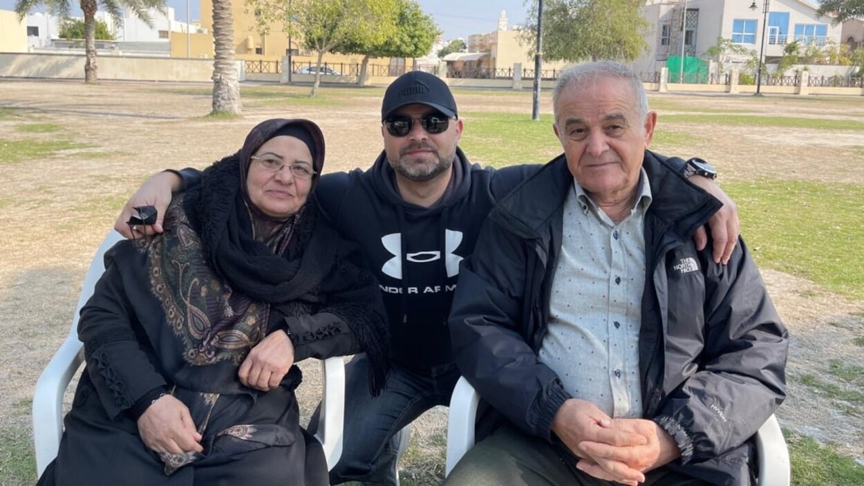 Le fils de deux victimes des frappes israéliennes au Liban demande à ...