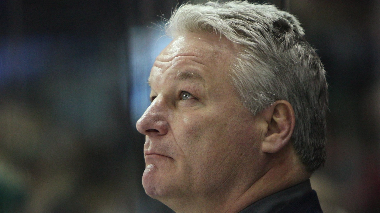 Dale Hunter derrière le banc d'Équipe Canada au mondial junior | Radio ...