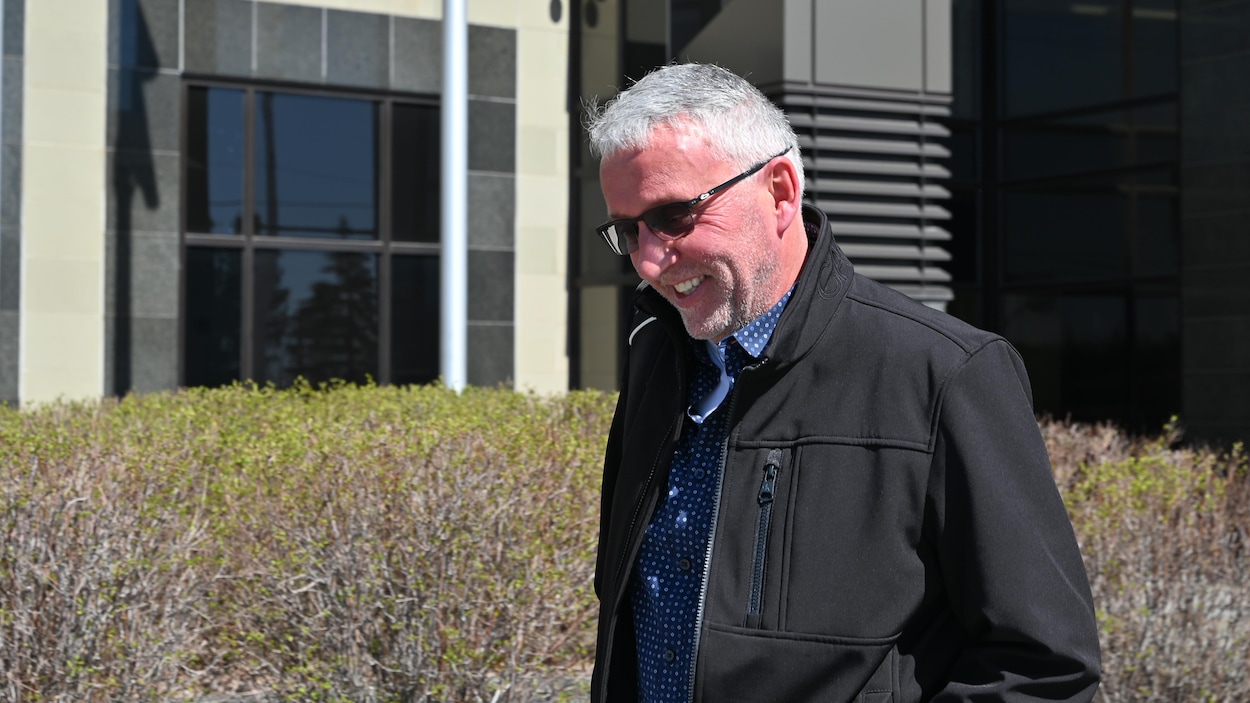 Un entrepreneur de la Péninsule allègue que Daniel Bard a failli couler ...