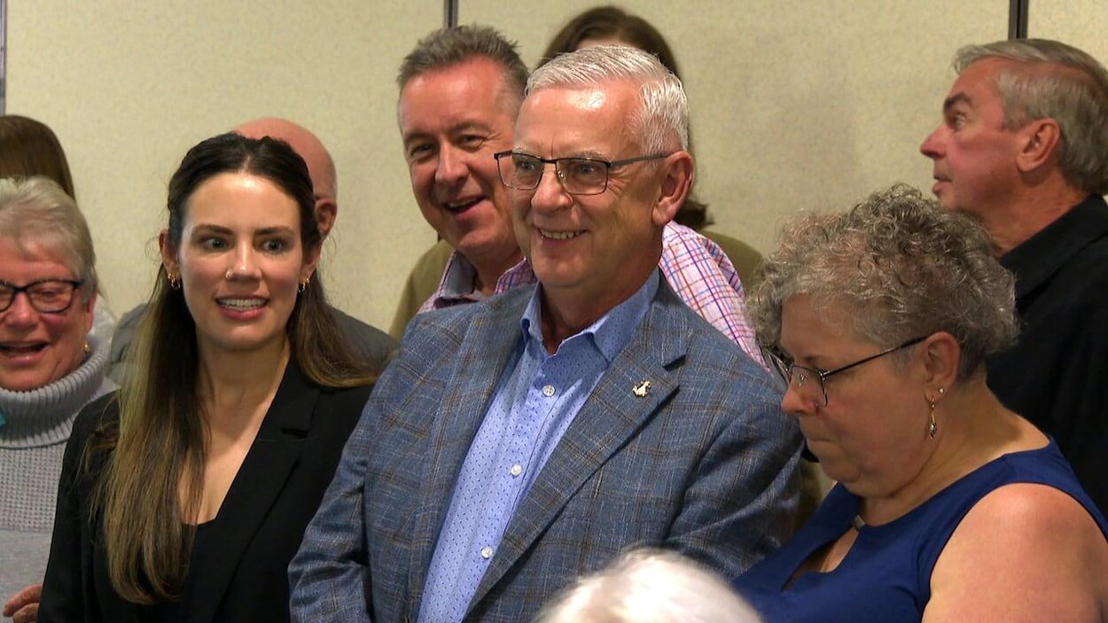 Dans un scrutin au faible taux de participation, Danny Breen est réélu ...