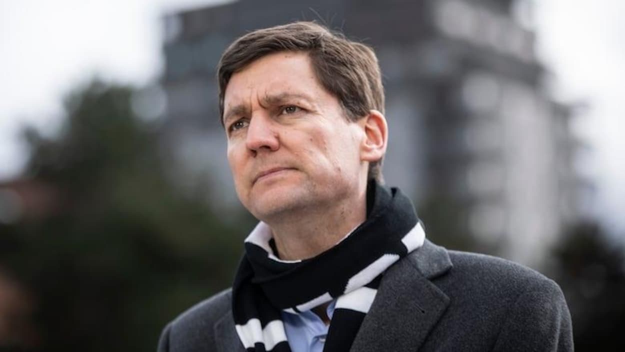 David Eby annonce des représailles contre les tarifs douaniers de Trump ...