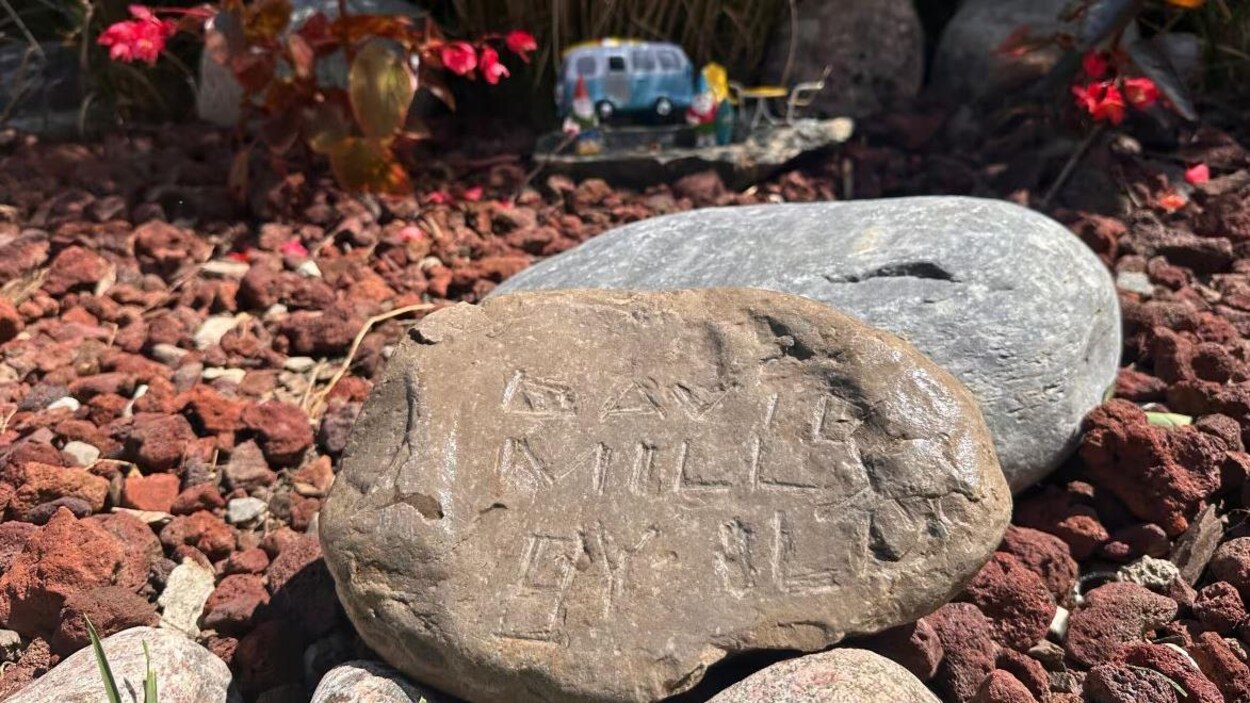 Vous appelez-vous David Mills et avez-vous gravé votre nom sur un ...