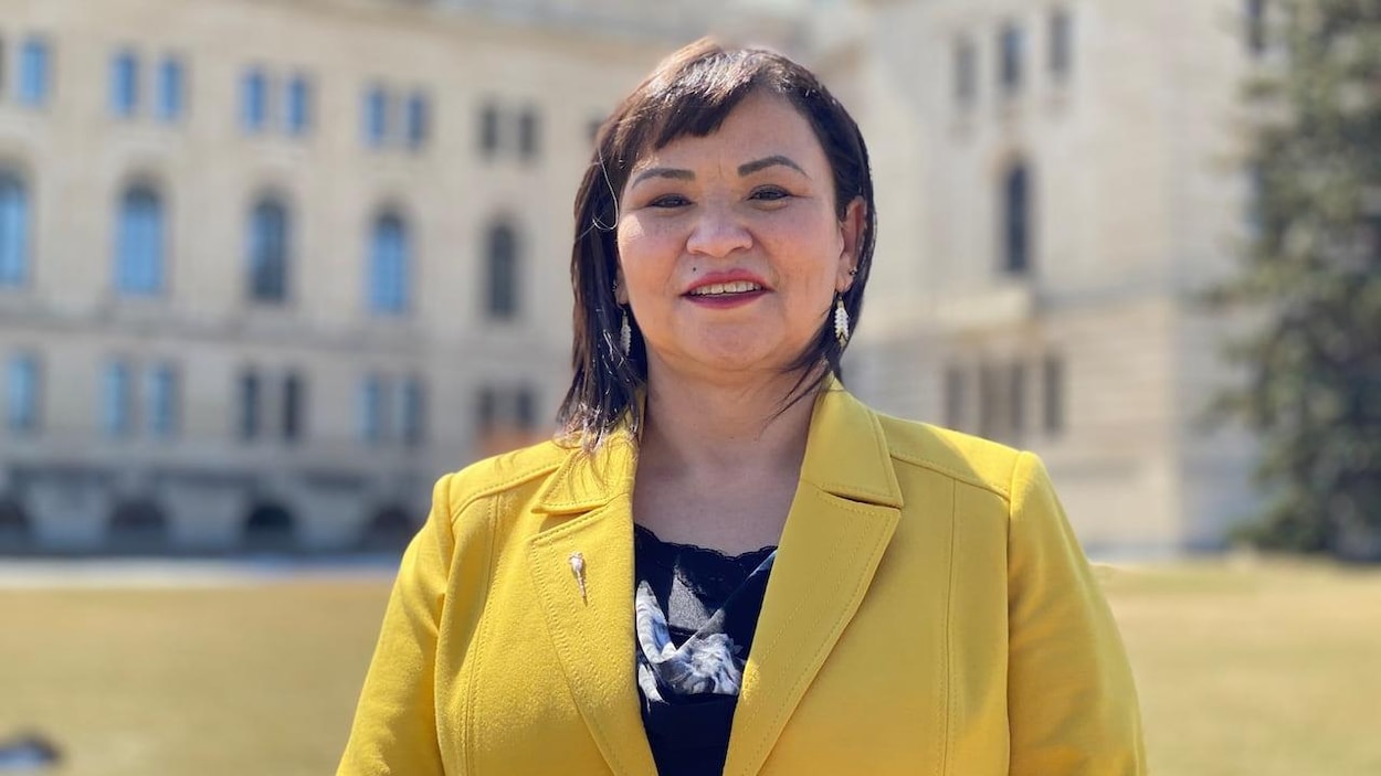 Course à la chefferie du NPD : la députée Betty Nippi-Albright en ...