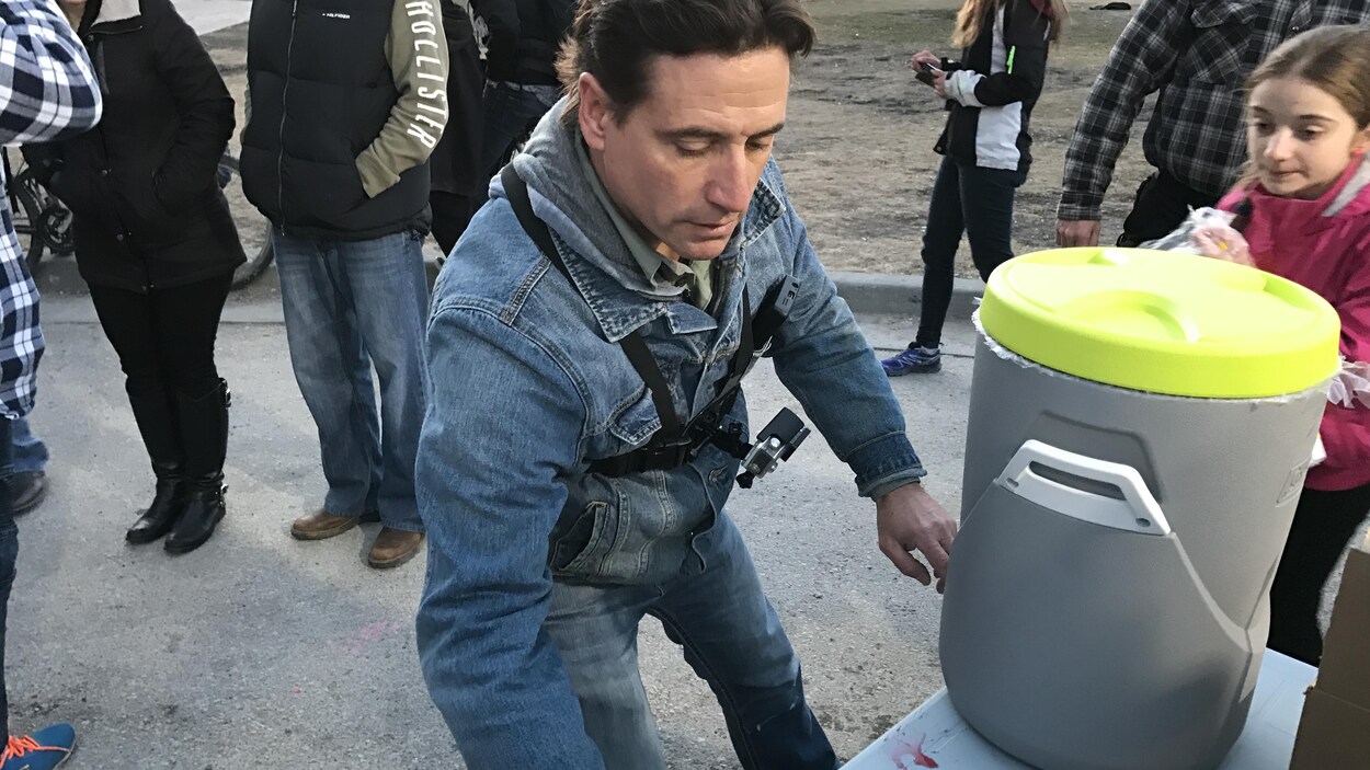 Un ancien proxénète donne maintenant de l'espoir à ceux dans le besoin ...