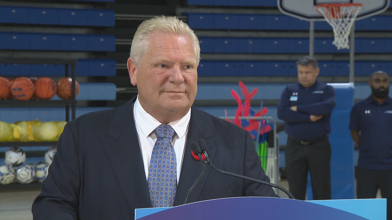 Doug Ford se défend de donner des chèques à des millionnaires | Radio ...