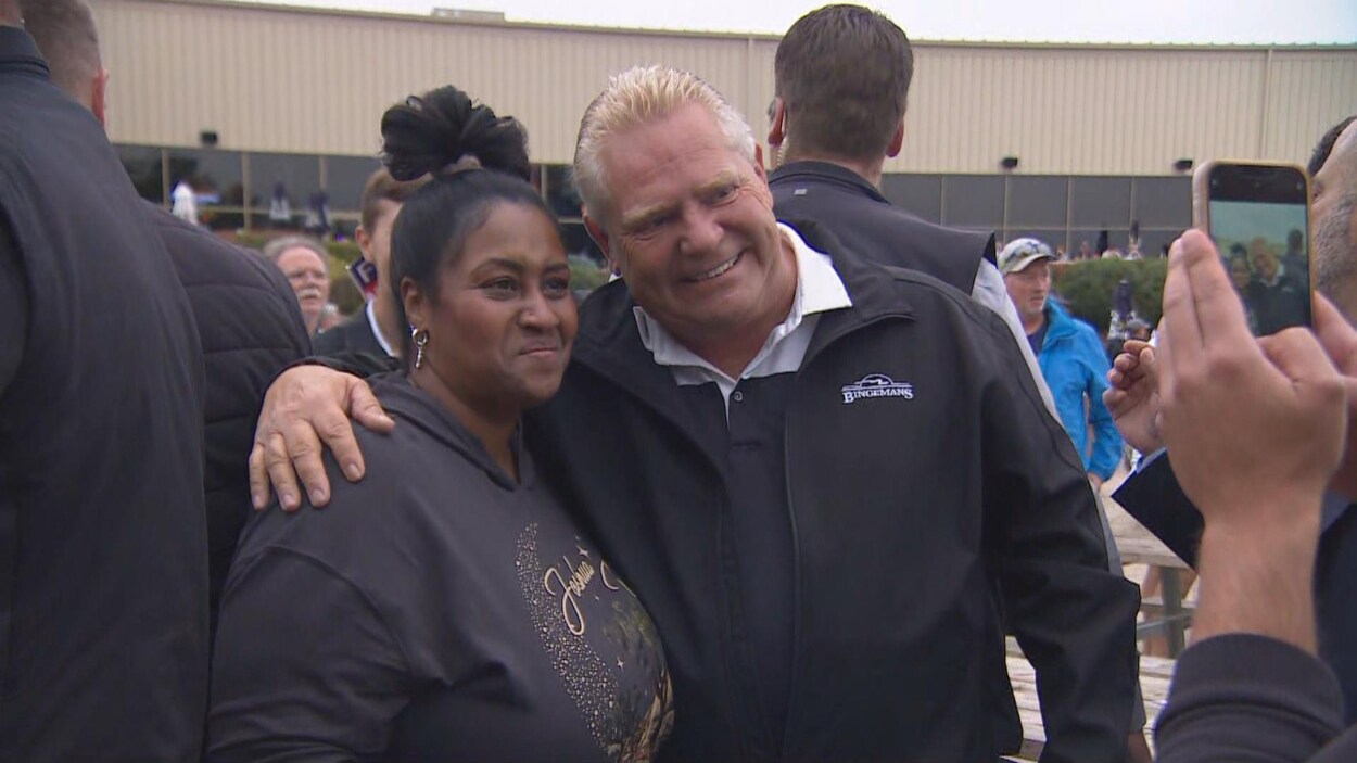 Doug Ford visite ses partisans alors que sa popularité est en baisse ...