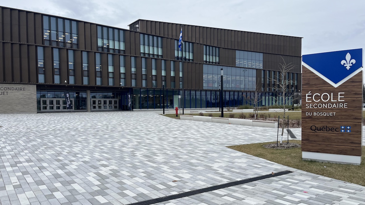 L’école secondaire du Bosquet voit le jour à Drummondville | Radio-Canada