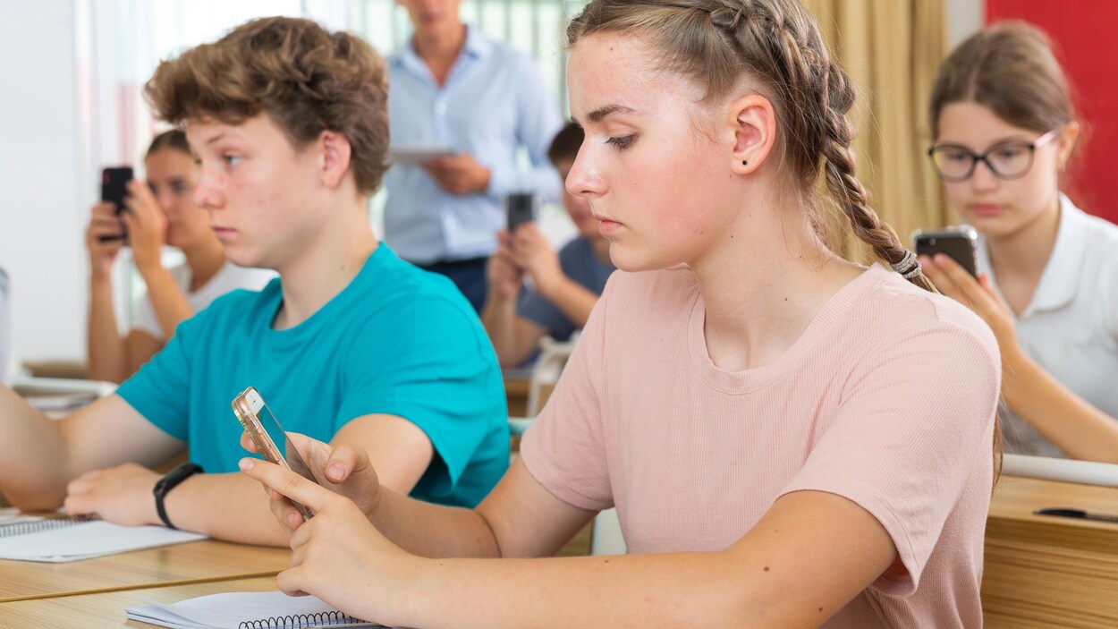 L’Île-du-Prince-Édouard interdit l’utilisation du cellulaire en salles ...
