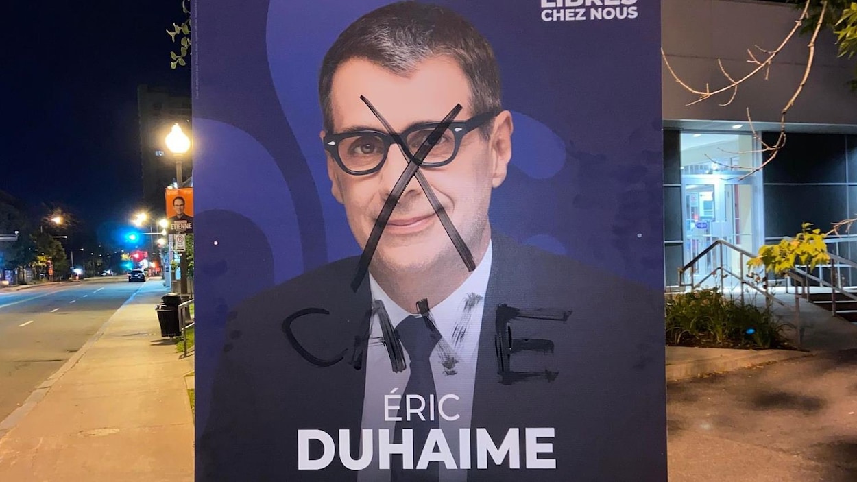 Vandaliser une pancarte électorale est un délit | Élections Québec 2022 ...