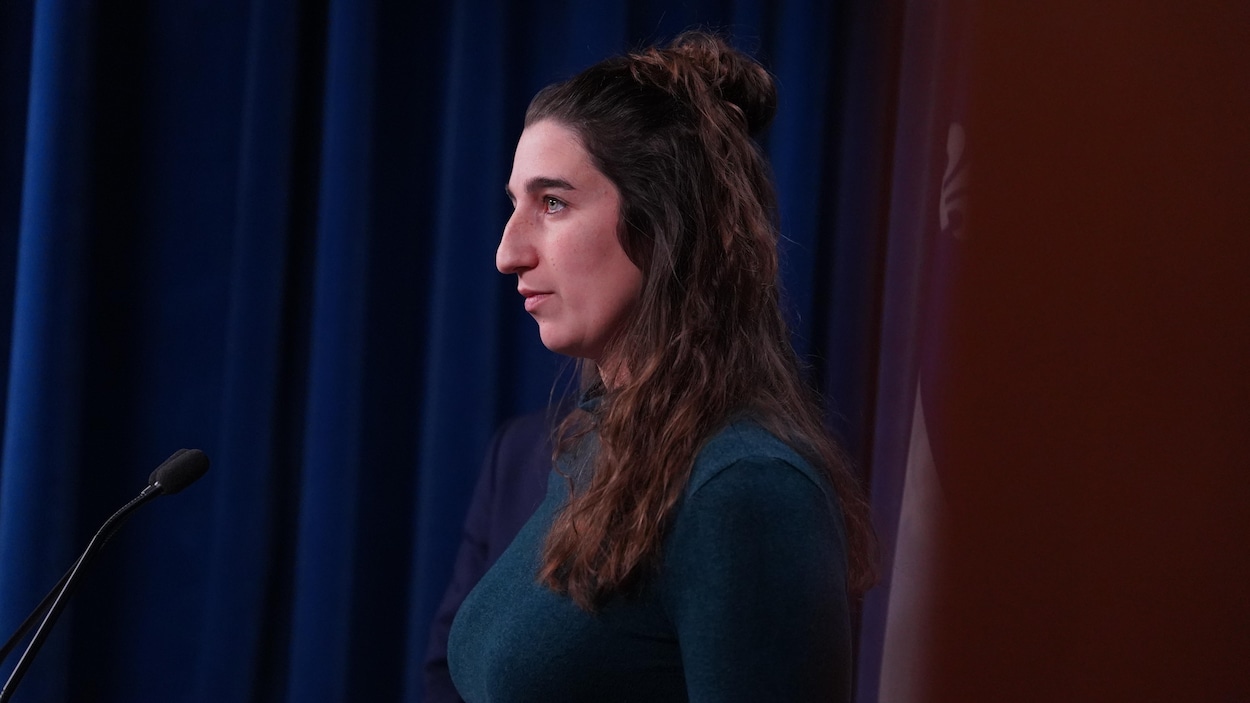 Émilise Lessard-Therrien quitte son poste | Radio-Canada