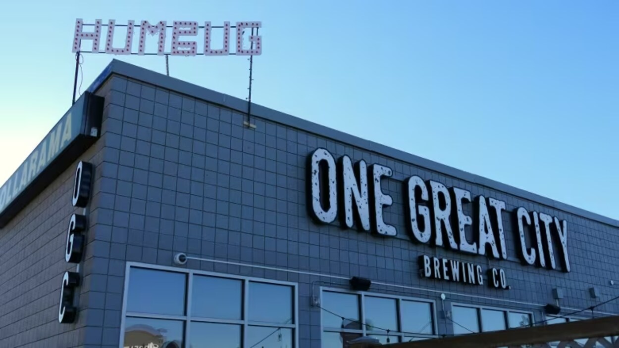 Une réplique du célèbre panneau « Humbug » ira dans une caserne de ...