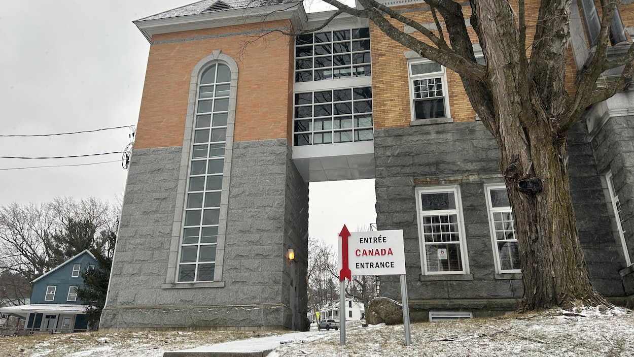 Une vague d’amour pour la bibliothèque Haskell de Stanstead | Radio-Canada