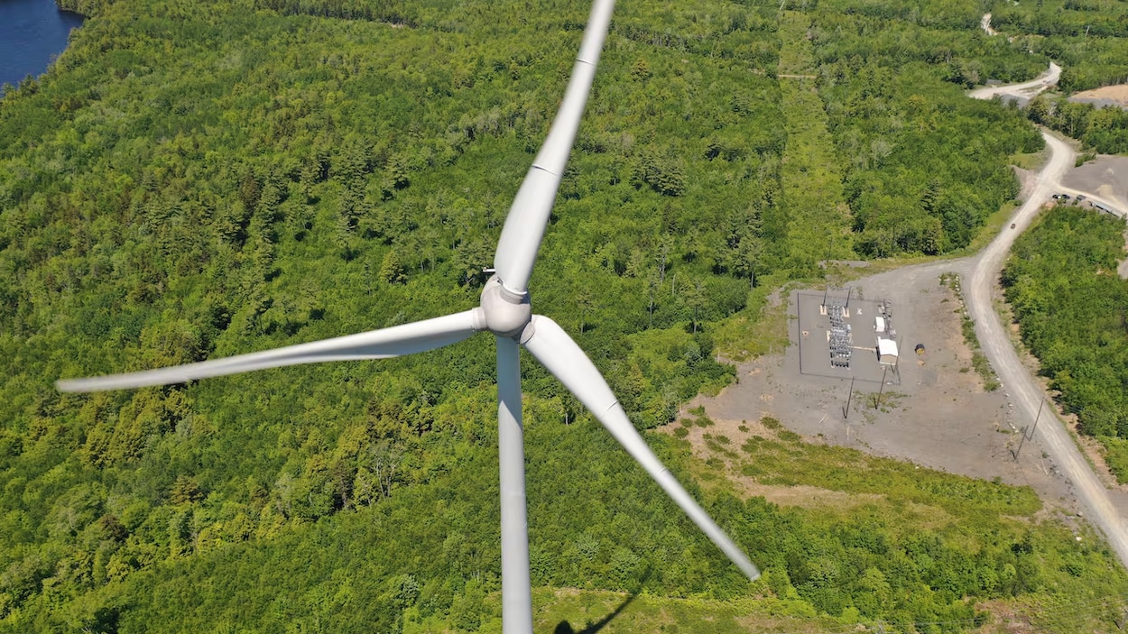 Hydro-Québec met sur pause une grande partie de son projet de mégaparc ...