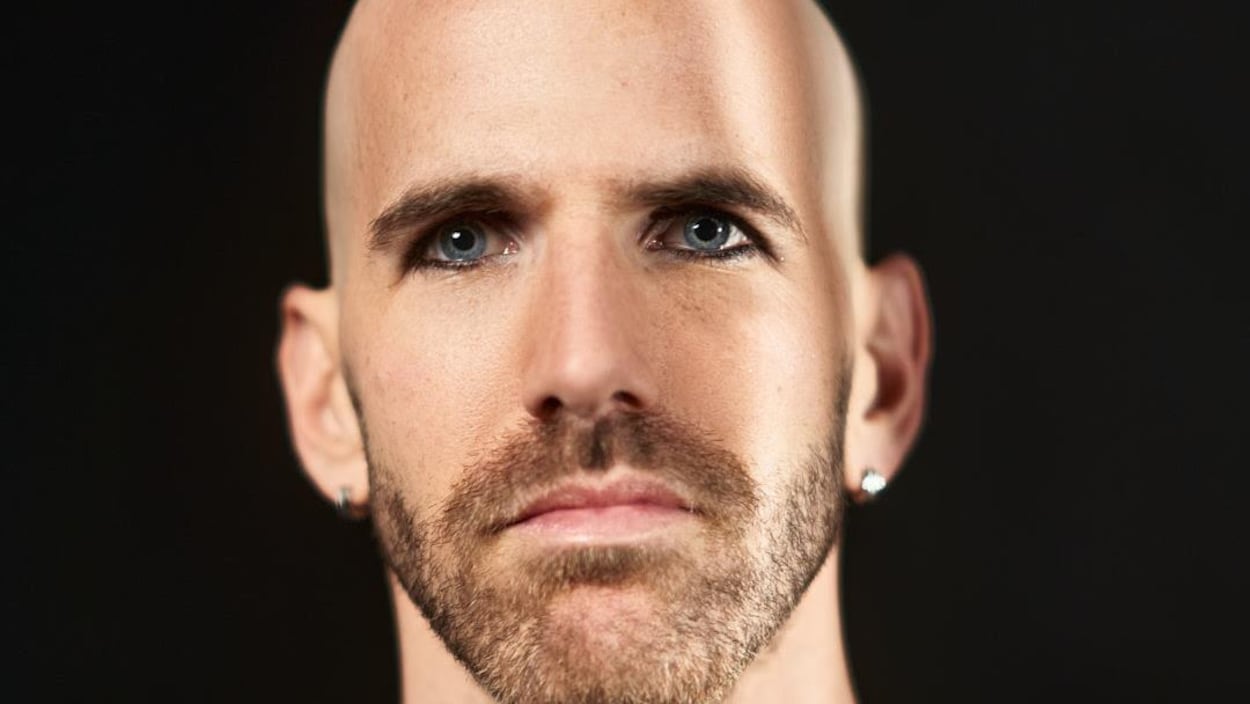 Éric Noël remporte le prix Michel-Tremblay pour L’Amoure looks ...