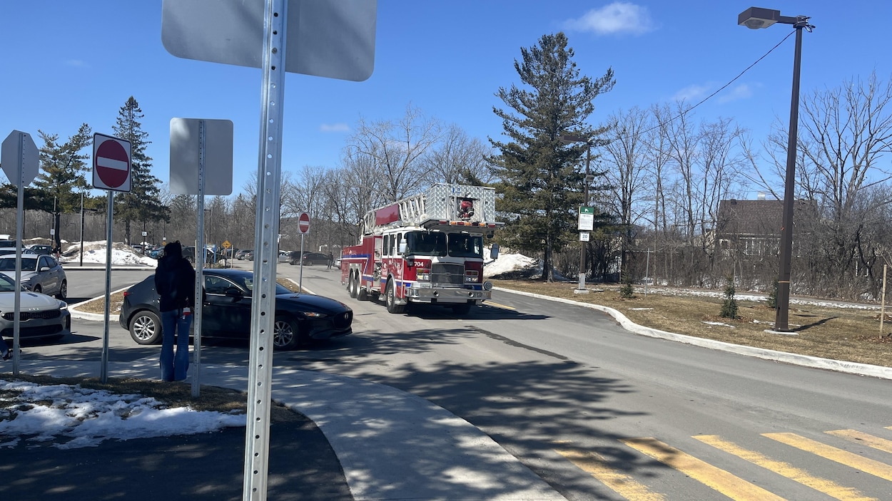 Plus de 1000 personnes évacuées du campus Gabrielle-Roy du Cégep de l ...