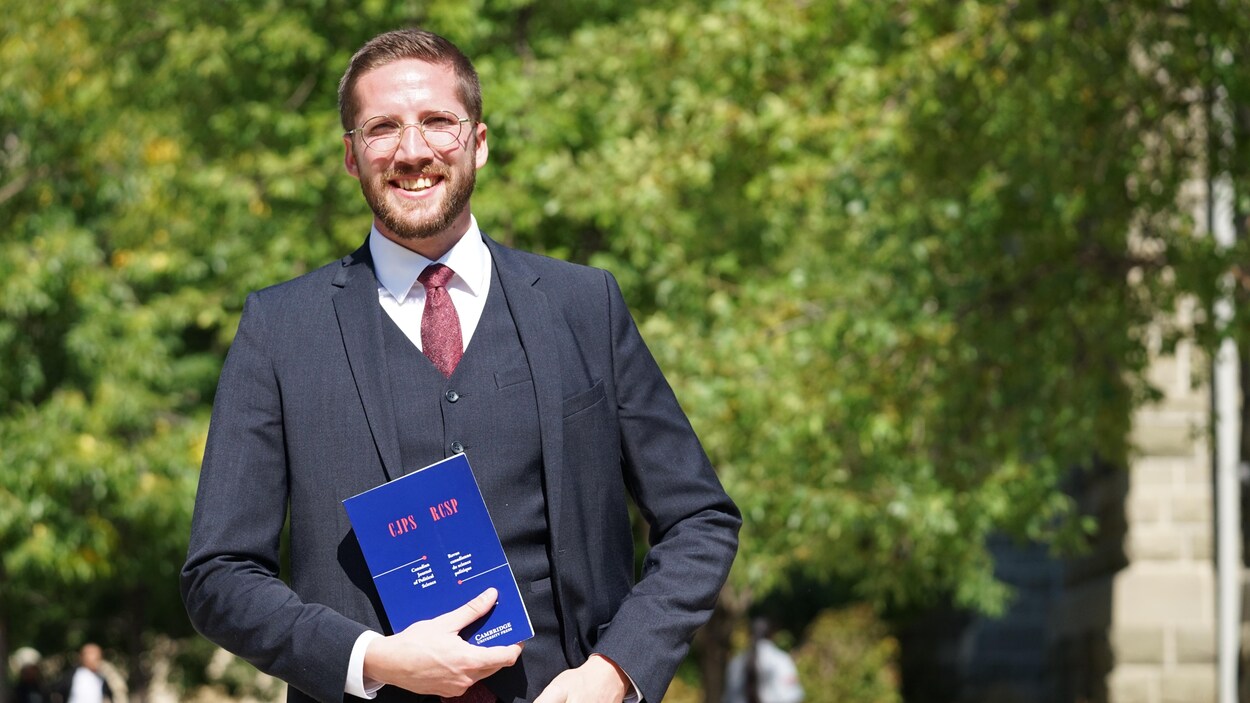 Un francophone hors Québec co-directeur d’une importante revue de science politique | Radio-Canada