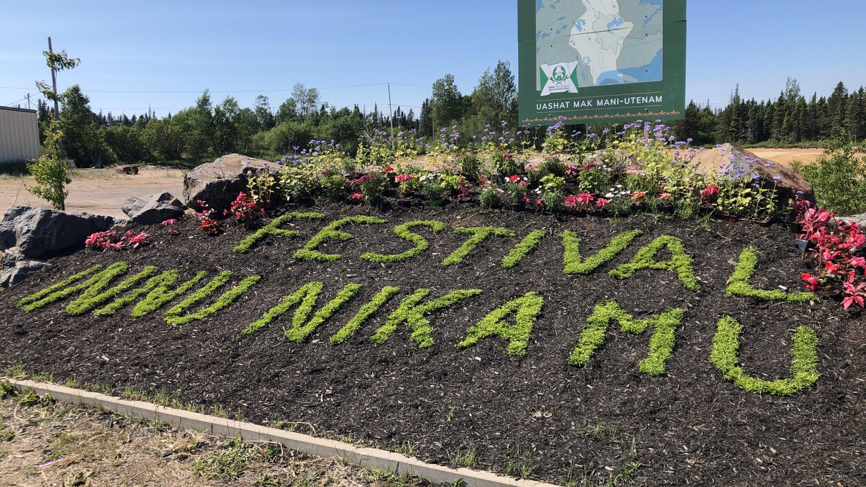 Encore peu de preneurs pour la nouvelle offre de camping au festival Innu Nikamu | Radio-Canada