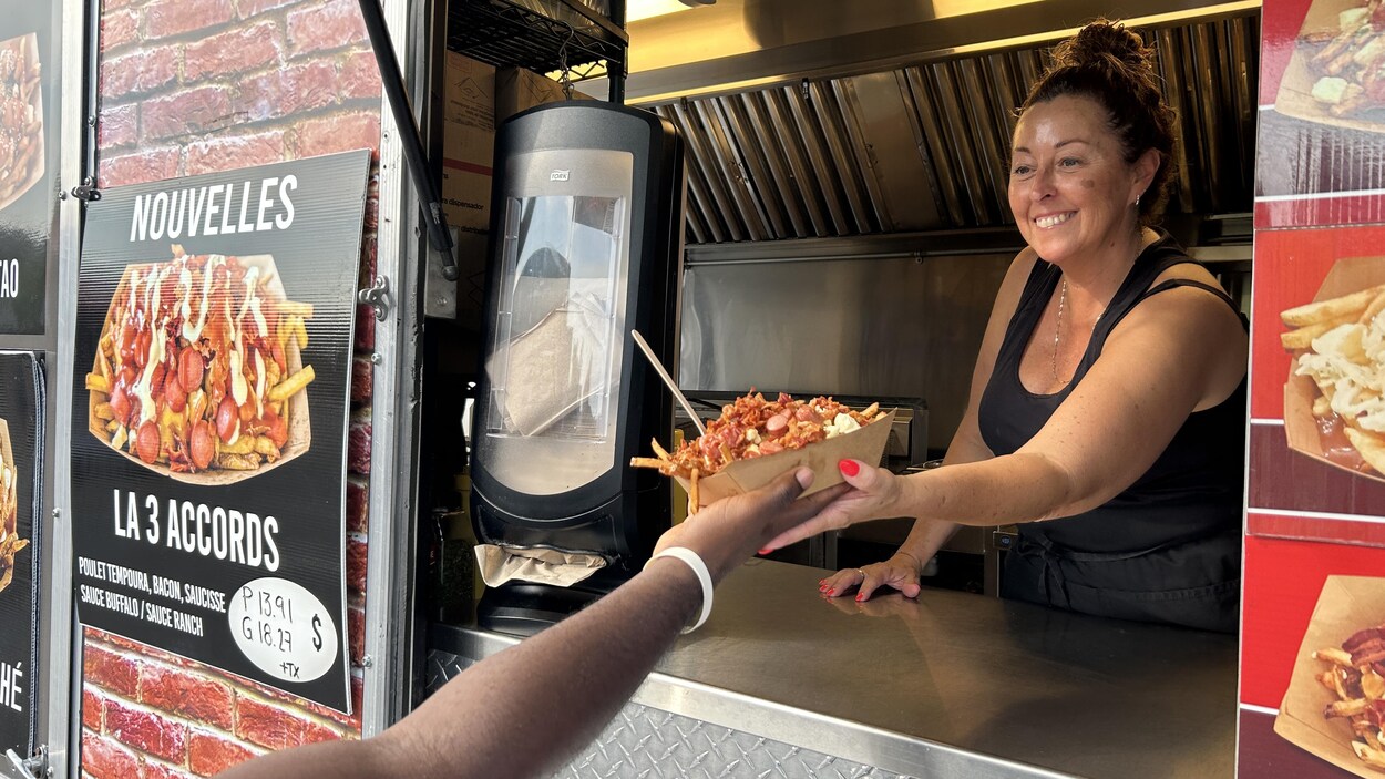 Les gourmands se donnent rendez-vous au Festival de la poutine de ...