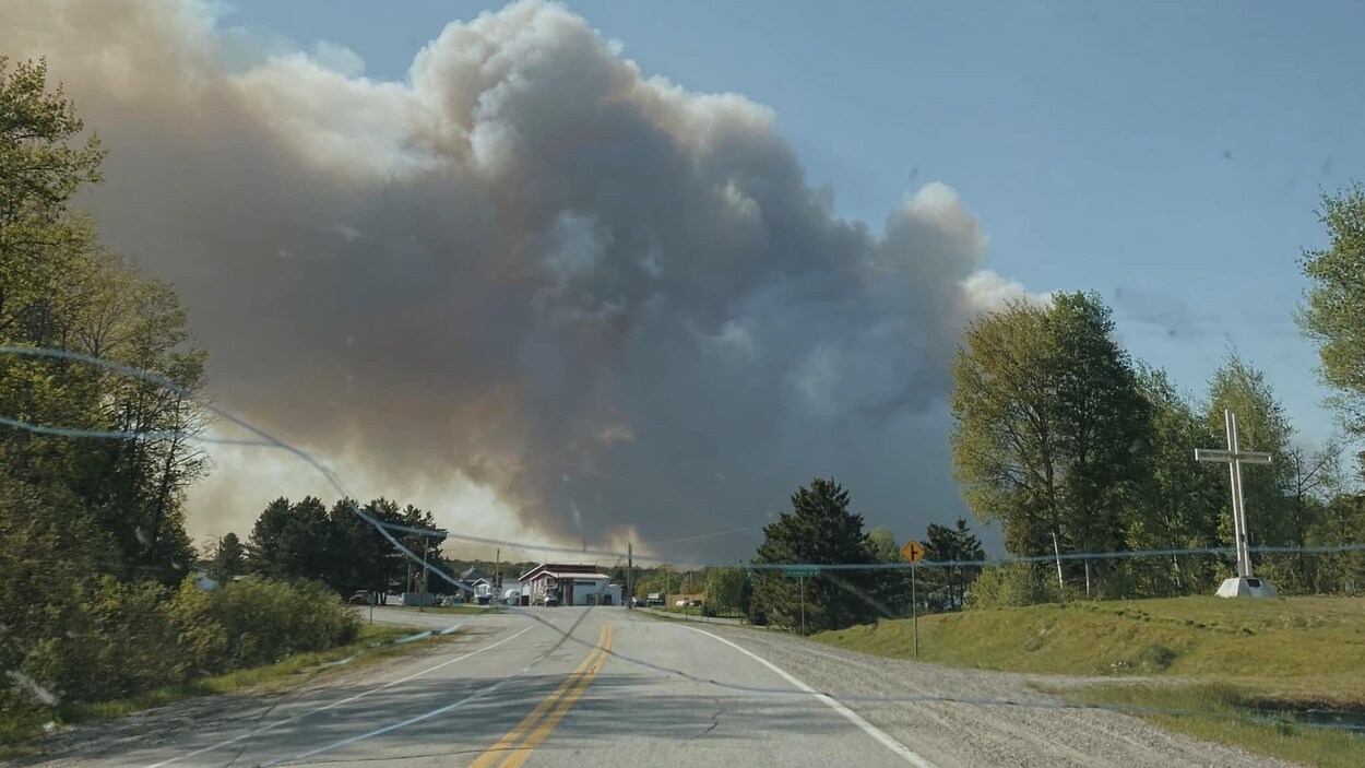 « L’incendie est vraiment aux portes de Normétal » | Radio-Canada