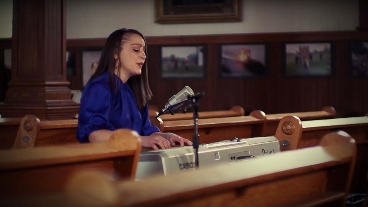 Flora Luna présente ses chansons au Festival de jazz de Winnipeg ...