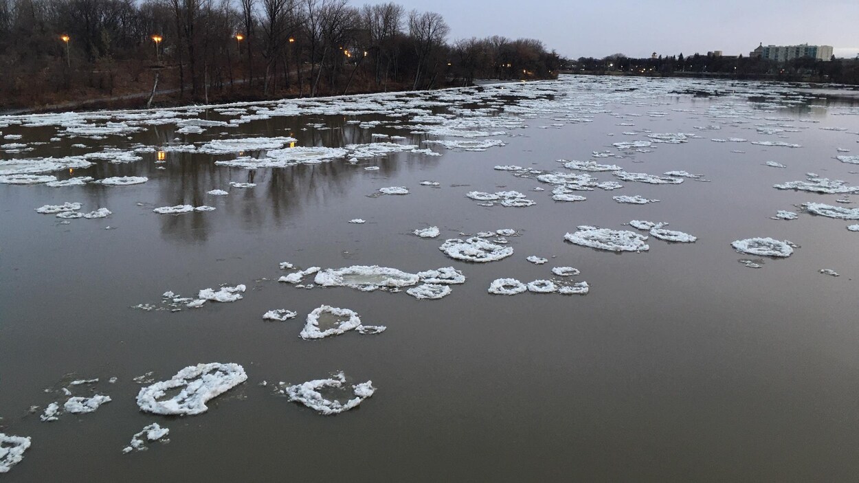 Les formations de glace circulaire sur la rivière Rouge, ça s'explique ...