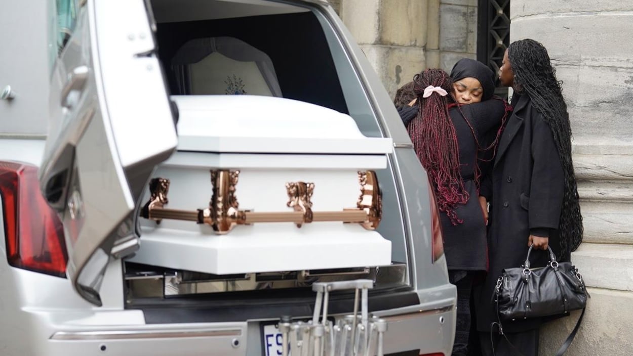 Un dernier adieu pour Alexandra Lumbayi | Info | Radio-Canada