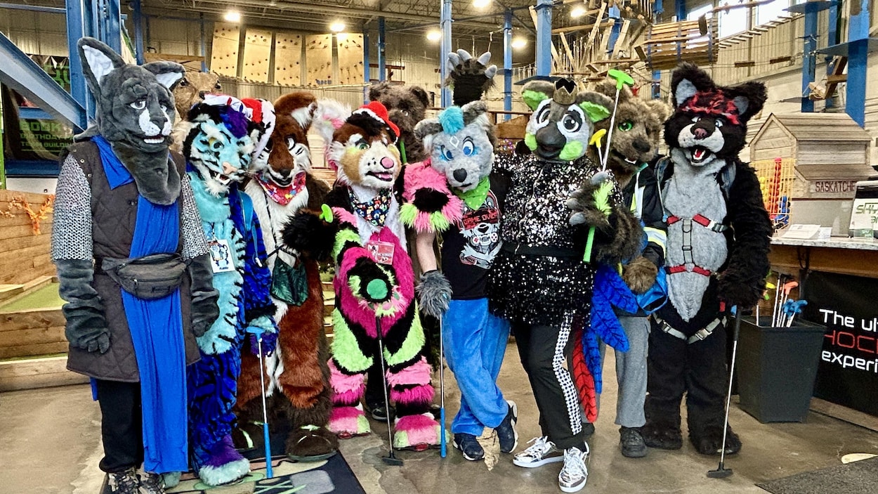 Les furries, s’échapper et se retrouver au-delà du costume | Radio-Canada